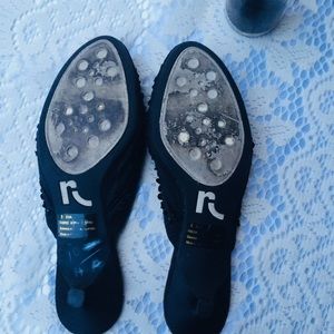 R Report | Shoes | A Cute R Report Pointy Toe Mid Kitten Heel Size9 ...